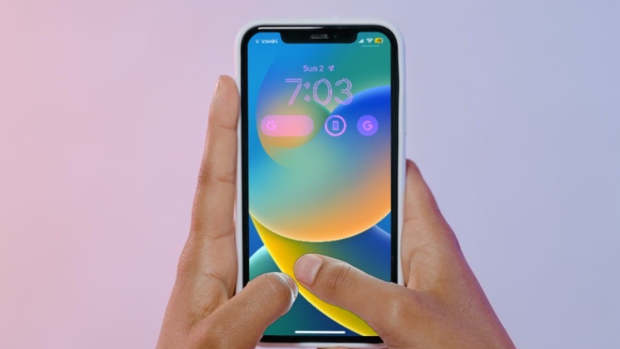 Display Android-Style Google Search Widget on iPhone Lock Screen in iOS 18