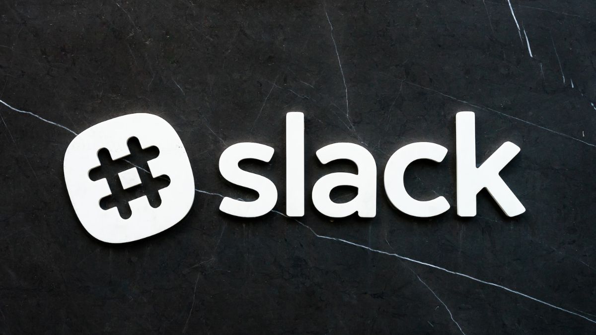 How to Install and Use Slack in Windows 11 - GeekChamp