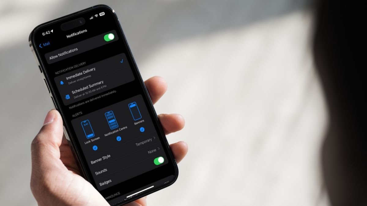 How to Fix Mail App Notifications Not Working on iPhone - GeekChamp